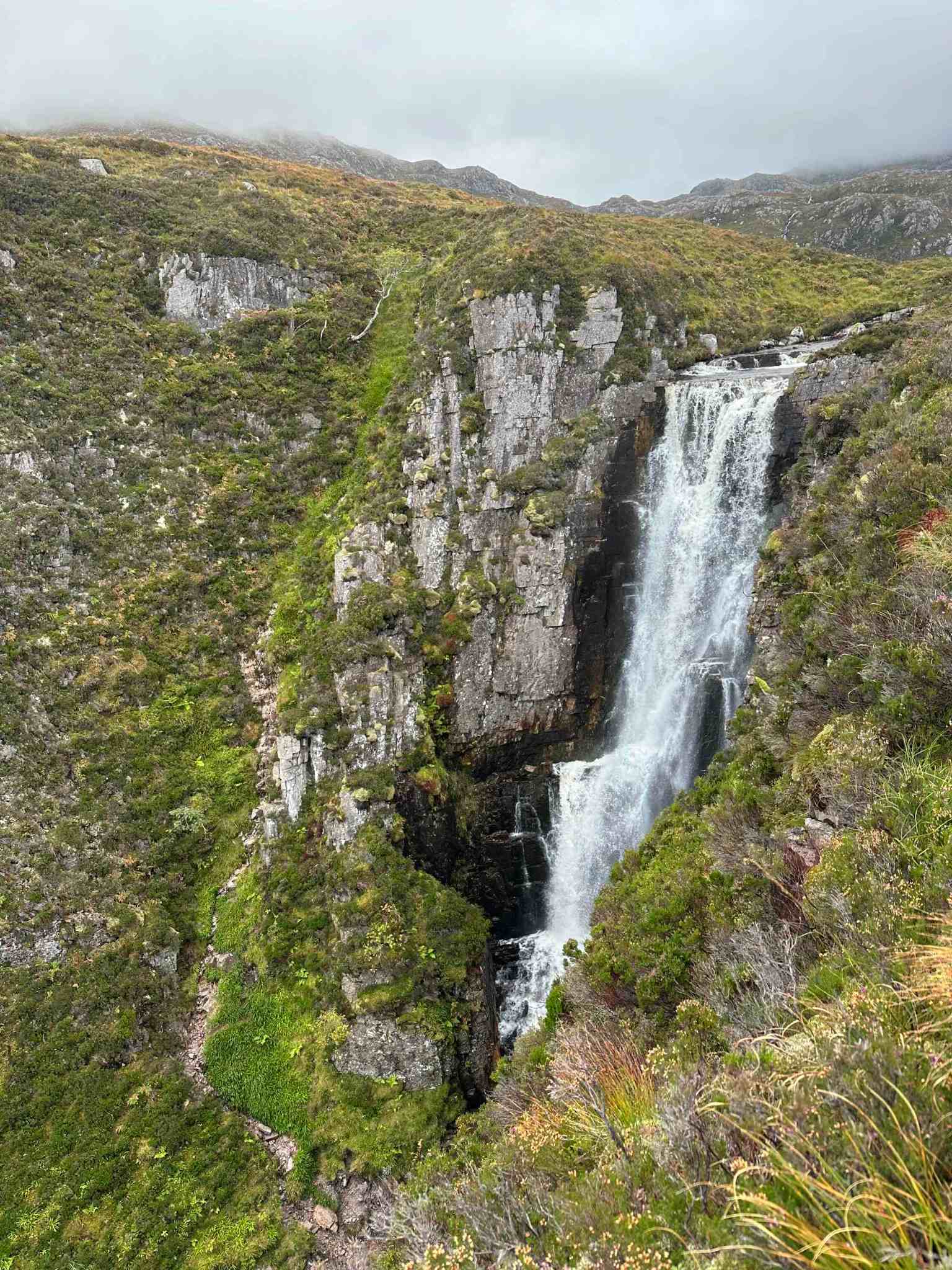 Waterfalls and Castles – Wee Van Tour